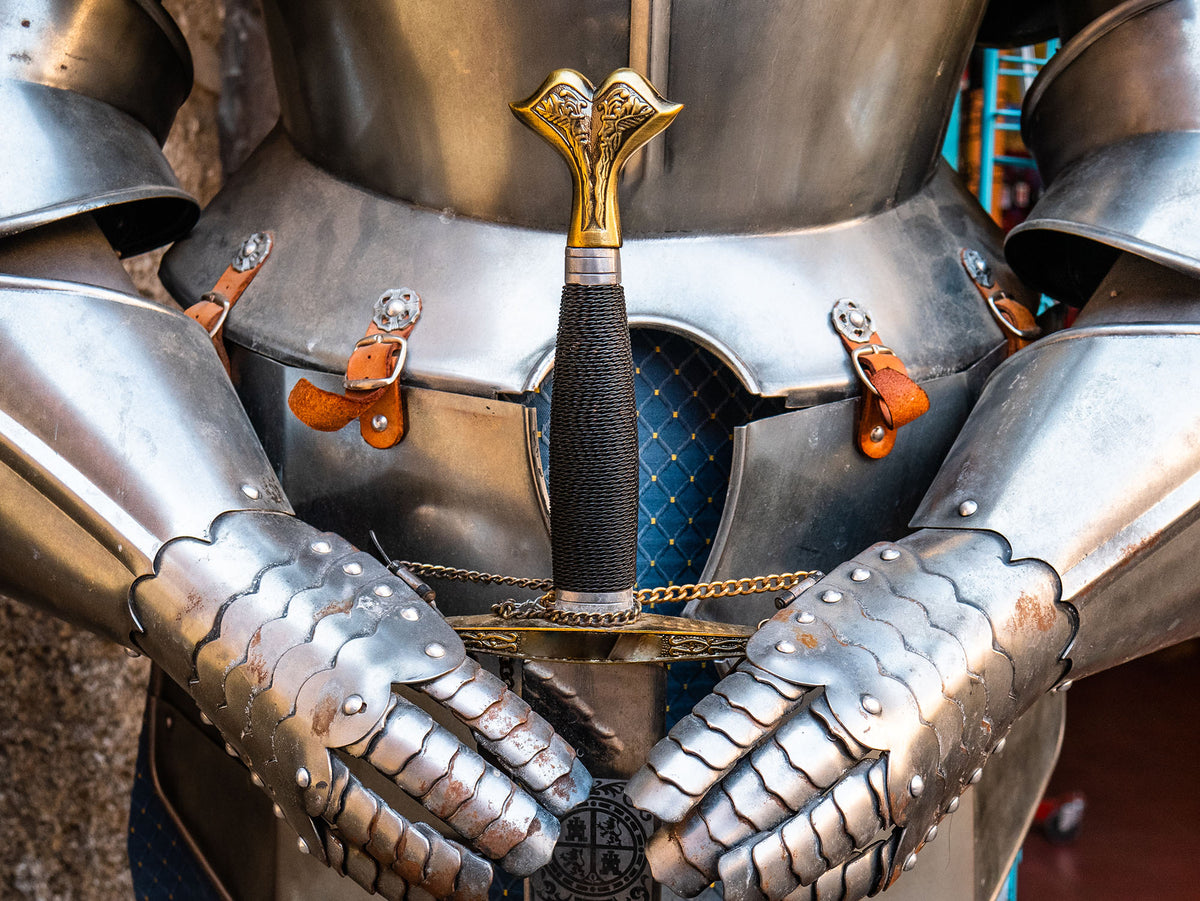 Historical Swords and Armour. Re-enactment Weapons. LARPing and HEMA ...